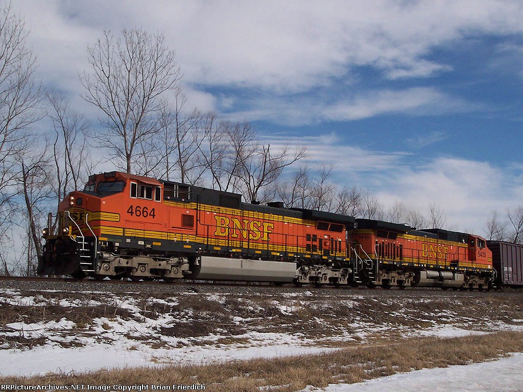 BNSF 4664